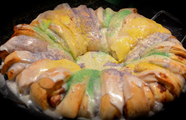 Short And Sweet. Big Easy King Cake. | I Sing In The Kitchen